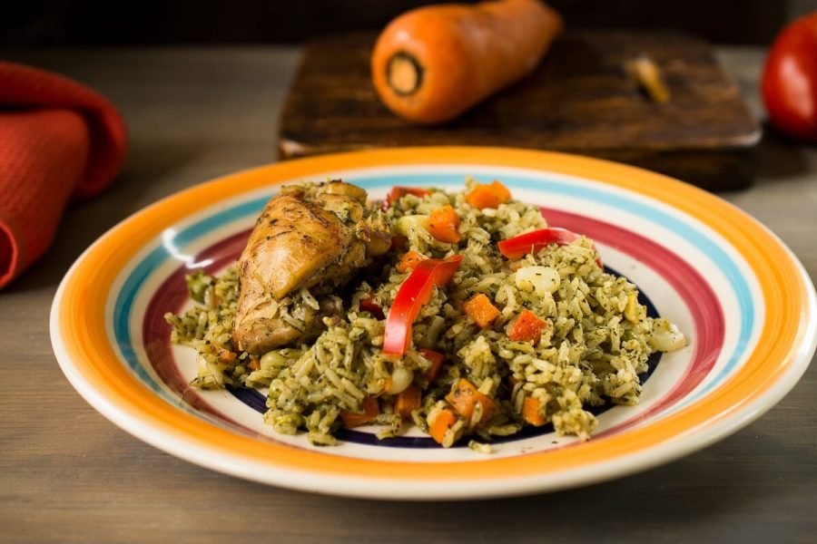 Arroz con Pollo: A Delicious & Comforting Peruvian Meal